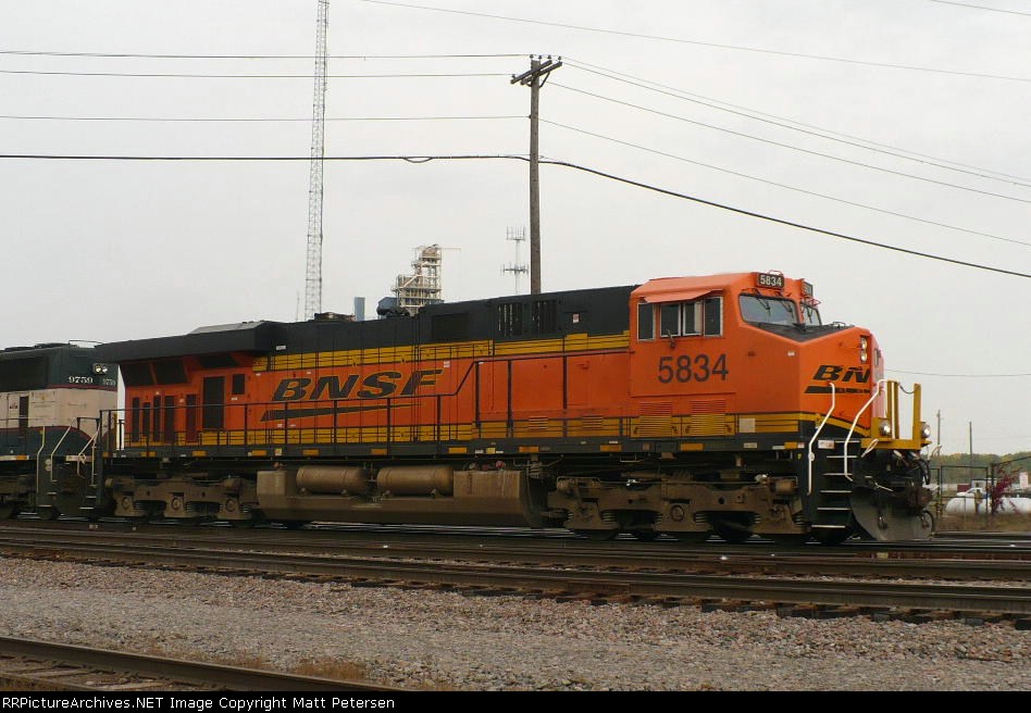 BNSF 5834